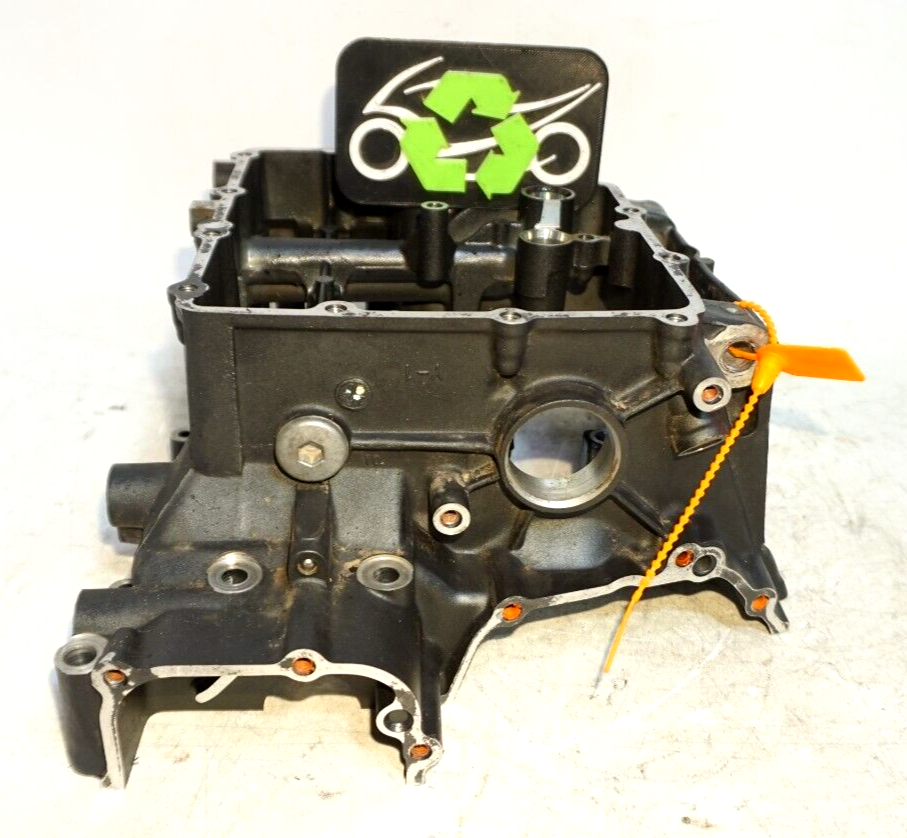 FZ6R Lower Engine Case Crankcase Cylinder Block 09-17 FZ6R XJ6 XJ6F ...