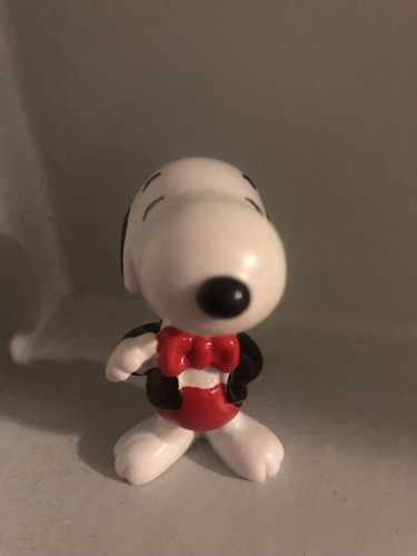 Vintage Peanuts Snoopy in Tuxedo w/ Red Bow Tie Figurine | eBay