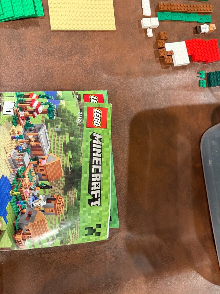 Legos Minecraft-The Village 21128 Rare & Retired set | eBay