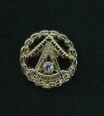 PAST GRAND MASTER MASONIC MASON LODGE Gold LAPEL PIN | eBay