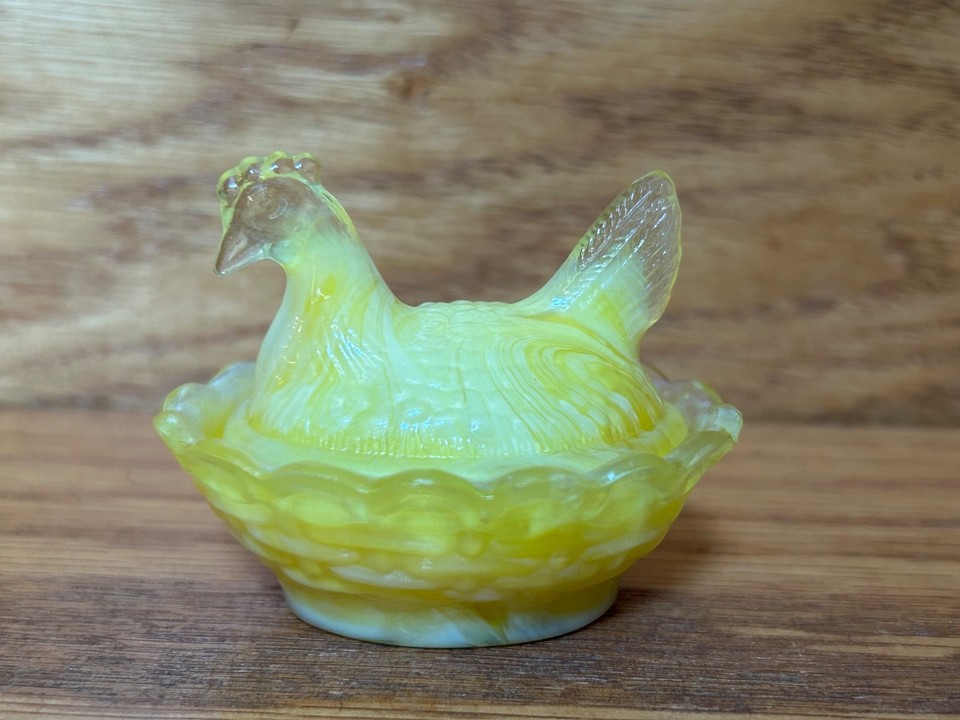 Boyd Slag Glass Chicken Hen Chick Salt on The NEST Glows UV Harvest ...