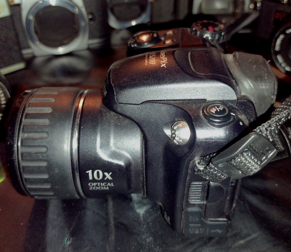 Fujifilm FinePix S Series S5200 5.1MP Digital Camera - WORKS NICE With ...