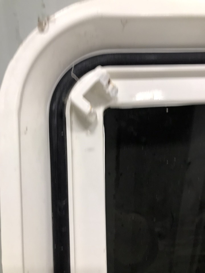 1989 Bayliner Avanti 2955 Square Hatch Window Gray Enterprises