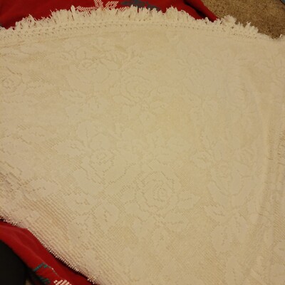 V5g Bates Chenille Round Tablecloth 72" White Fringe | eBay