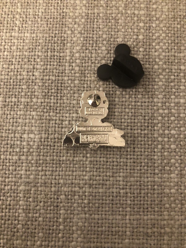 Disney Film Storytellers Wendy Pin Celebrating 20 Years Of Pins LE 500 ...