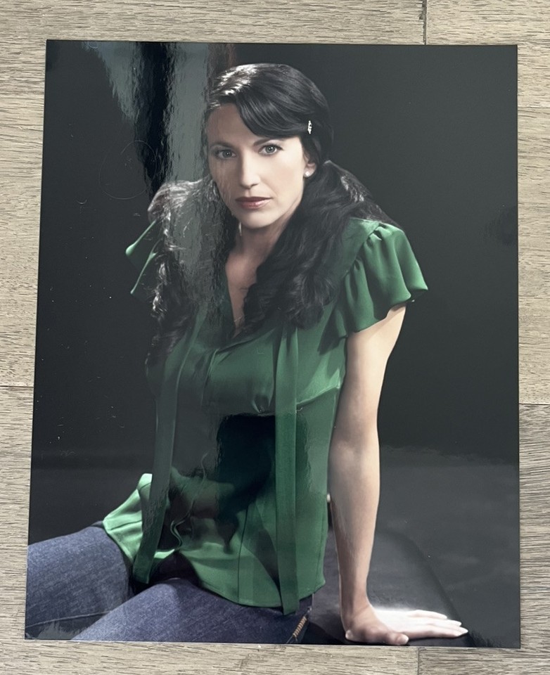 Claudia Black Farscape, Aeryn Sun, Stargate SG-1 8x10 Color Glossy ...