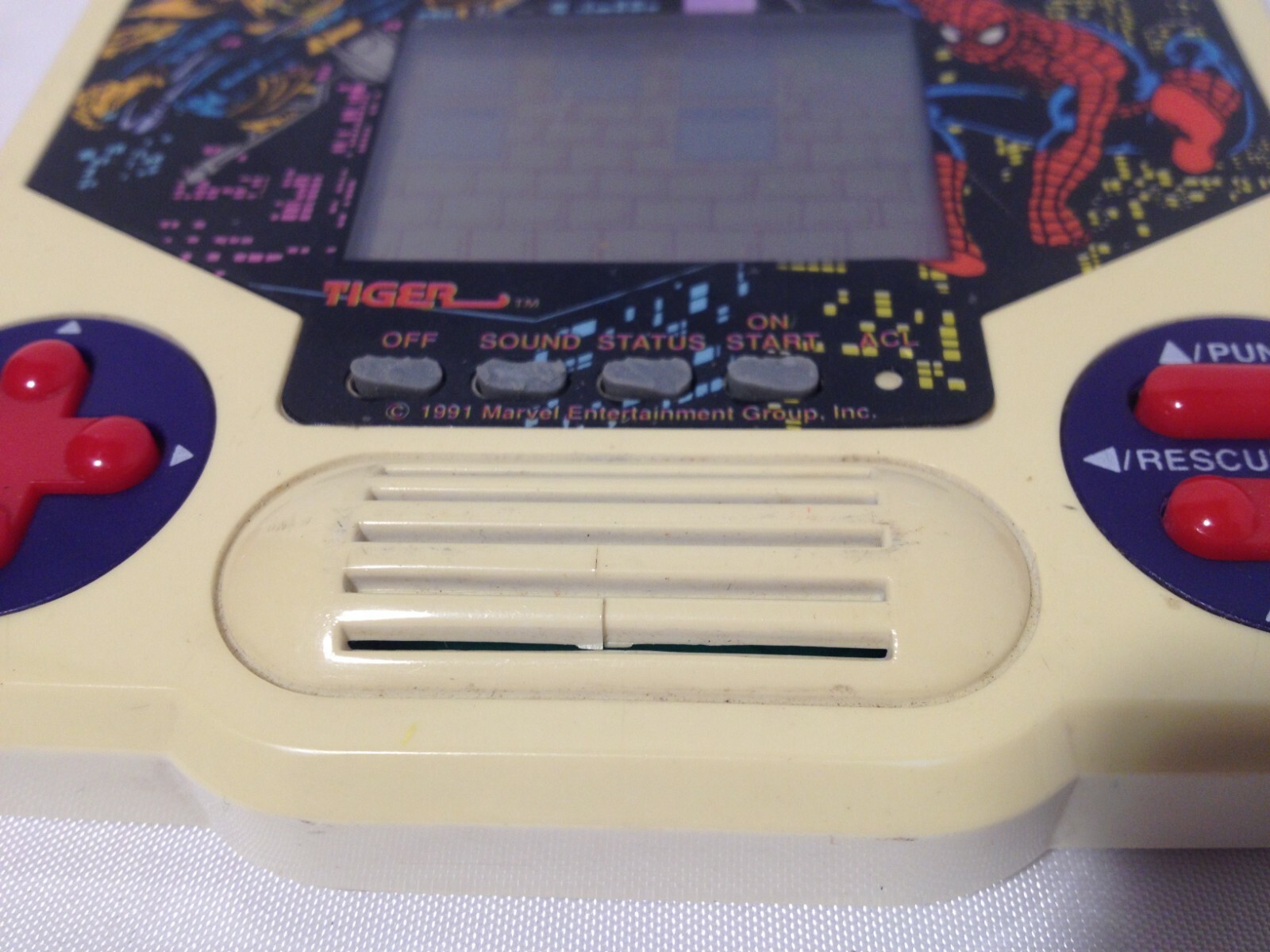 TIGER Electronics Electronic Marvel Spider-Man Handheld Game Tested ...