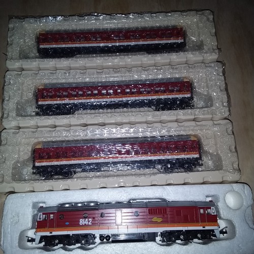 Nsw Xpt 8142 Locomotive & Coach Carriages Ho Gauge By Powerline ...