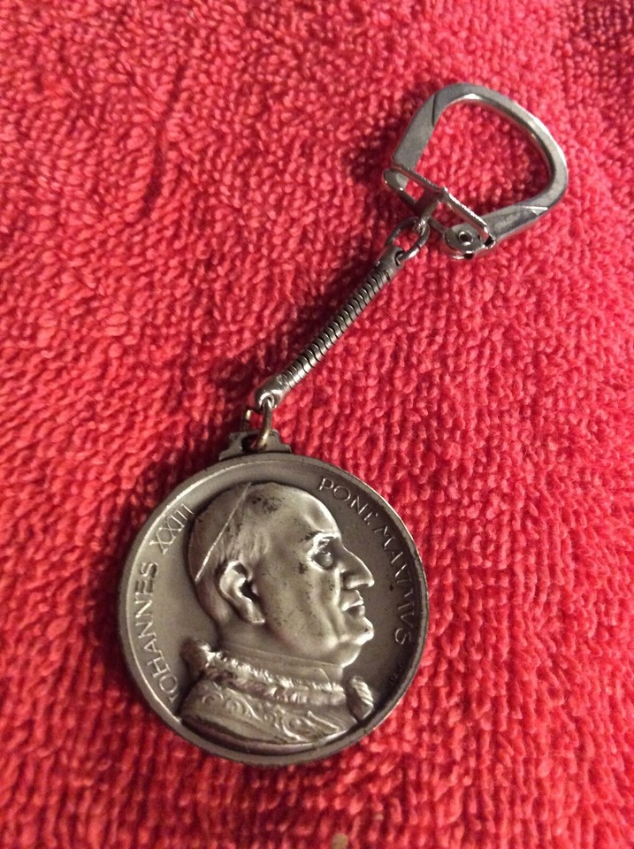 JOHN F KENNEDY 1917 - 1965 JOHANNES POPE XXIII FITZGERALD KEYCHAIN PONT ...