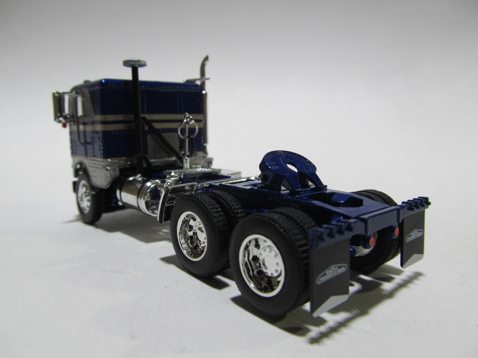 DCP FIRST GEAR 1/64 SCALE FREIGHTLINER CABOVER, BLUE & PETWER WITH GOLD ...
