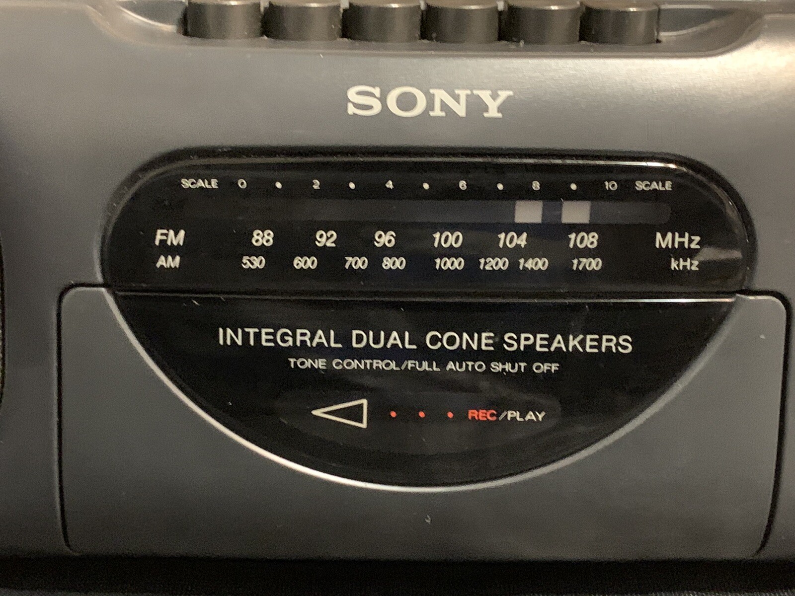 Sony CFS-B11 AM/FM Radio Cassette Stereo Boombox Radio (DOESN'T PLAY ...