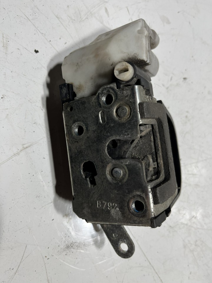 Raer Right door lock Alfa Romeo 147 2004 B792 | eBay