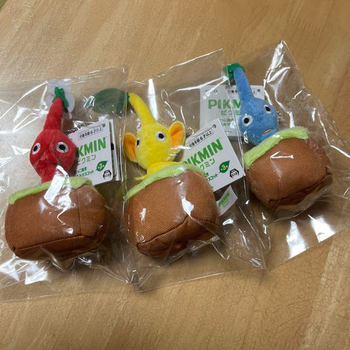 Pikmin Pull Out Plush Mascot Toy Keychain Set of 3 Blue Red Yellow ...