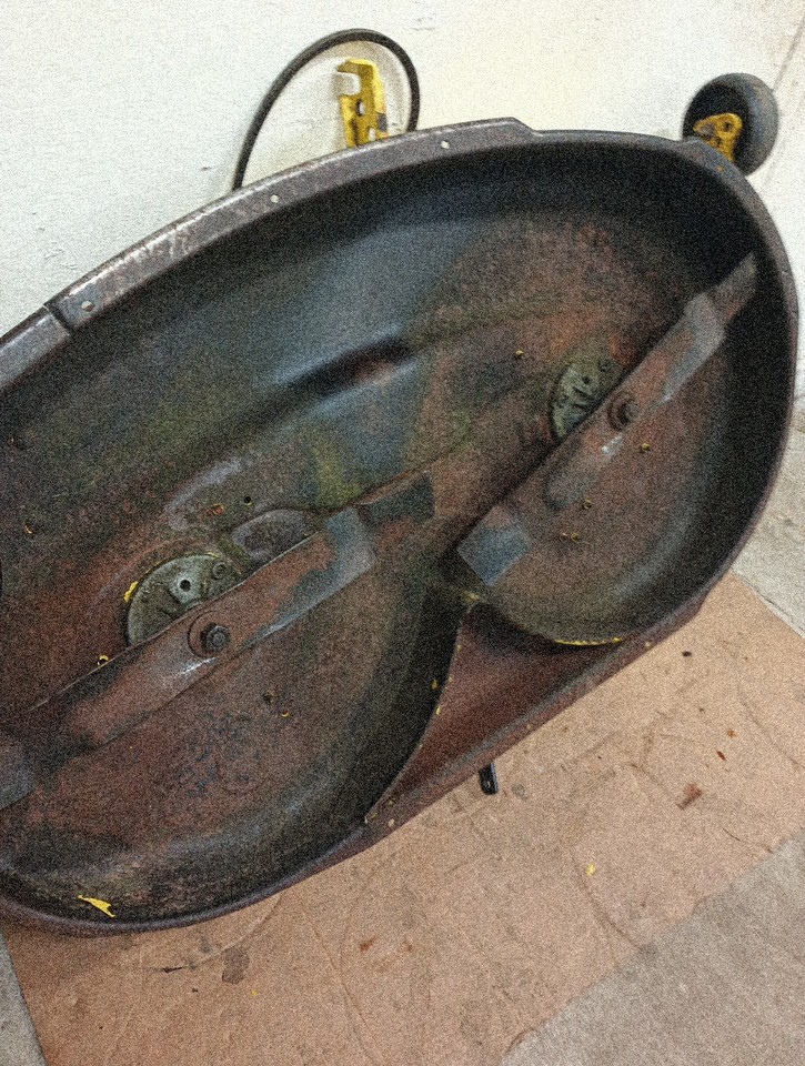 John Deere 42" Mower Deck D100 D110 E120 E130 LA125 LA135 E100 BUC11055 ...