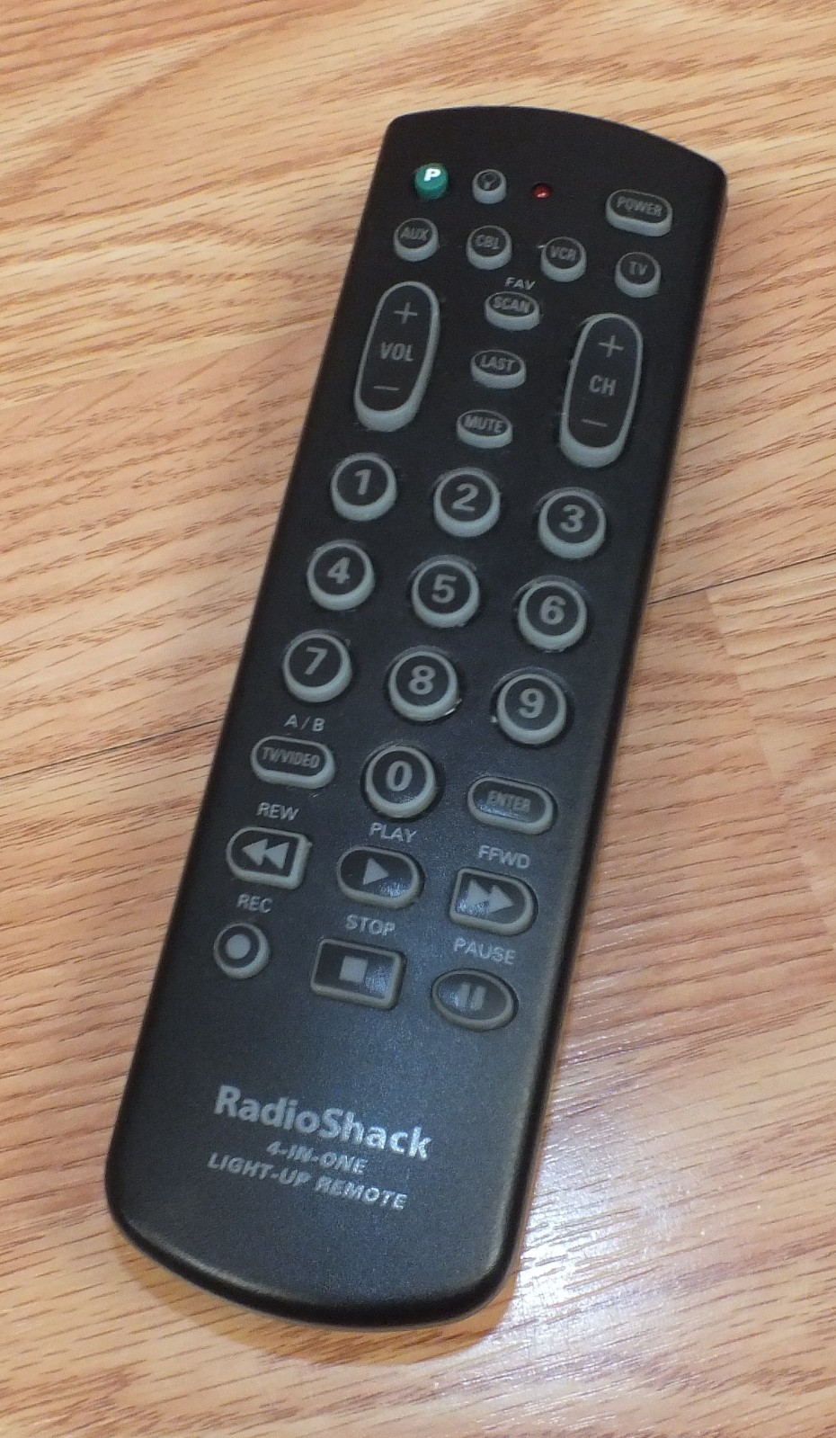 Genuine Radio Shack (15-1992) Big-Button 4-in-1 Light Up Remote Control ...