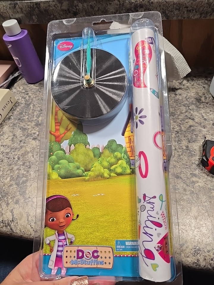 DISNEY DOC McSTUFFINS 4" WALL CLOCK w/16 stickers decals DOTTIE Lambie ...