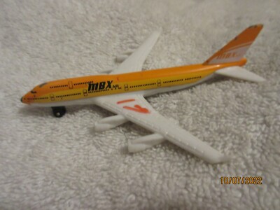 Matchbox Sky Busters Boeing 787 MBX Airways Loose diecast Jet Airplane ...
