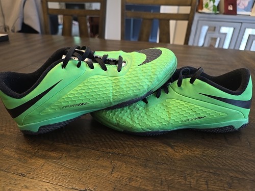 NIKE HYPERVENOM PHELON BOYS SIZE 6Y NEON GREEN TURF SHOES | eBay