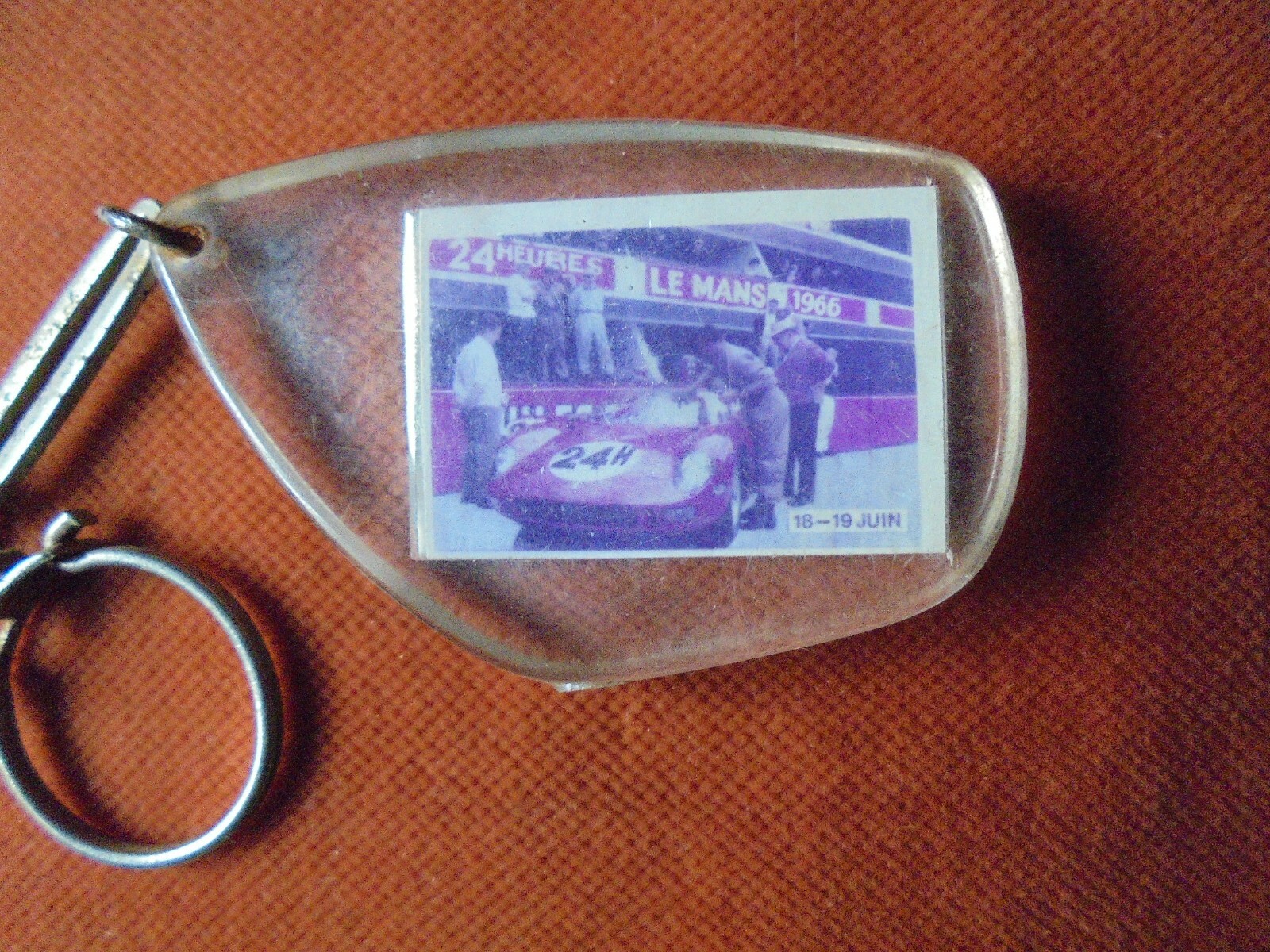 porte-clés key ring mettez un tigre ... ESSO - 24 heures du Mans 1966 ...