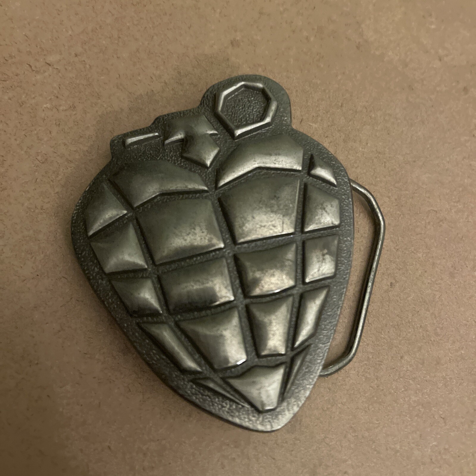 Green Day Hand Granade Heart Shaped Belt Buckle: Neve… - Gem