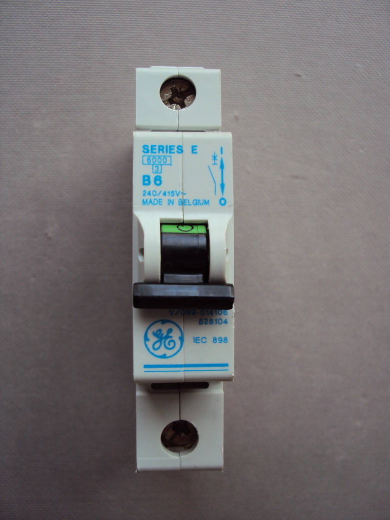 GE SERIES E MCB 6A 10A 16A 20A 32A 40A STEEPLE SECTOR TYPE B & 2 GEC ...