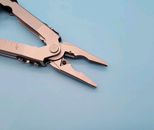 Gerber MP600 Multiplier Multi-Tool w/ Sheath - Needle Nose -Carbide ...