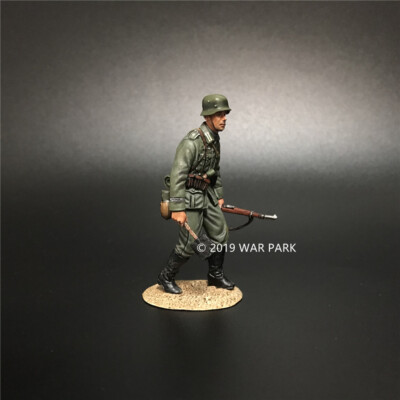 WAR PARK MINIATURES 1:30 WW2 GERMAN KU020 PANZERGRENADIER SOLDIER WITH ...