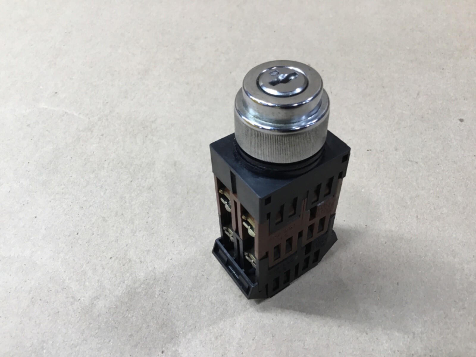 Fuji Electric AH22-JC3G012 Keyed Switch AHX291 / AHX290 KS-111 #29H81 ...