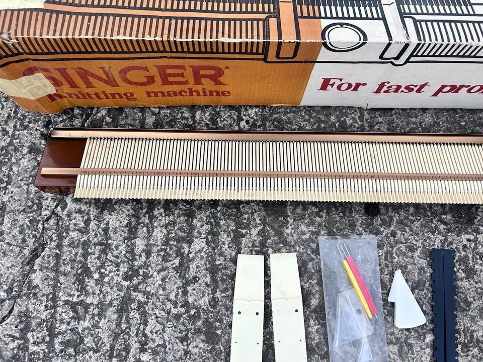 vintage singer knitting machine. SB 100 Compact | eBay UK