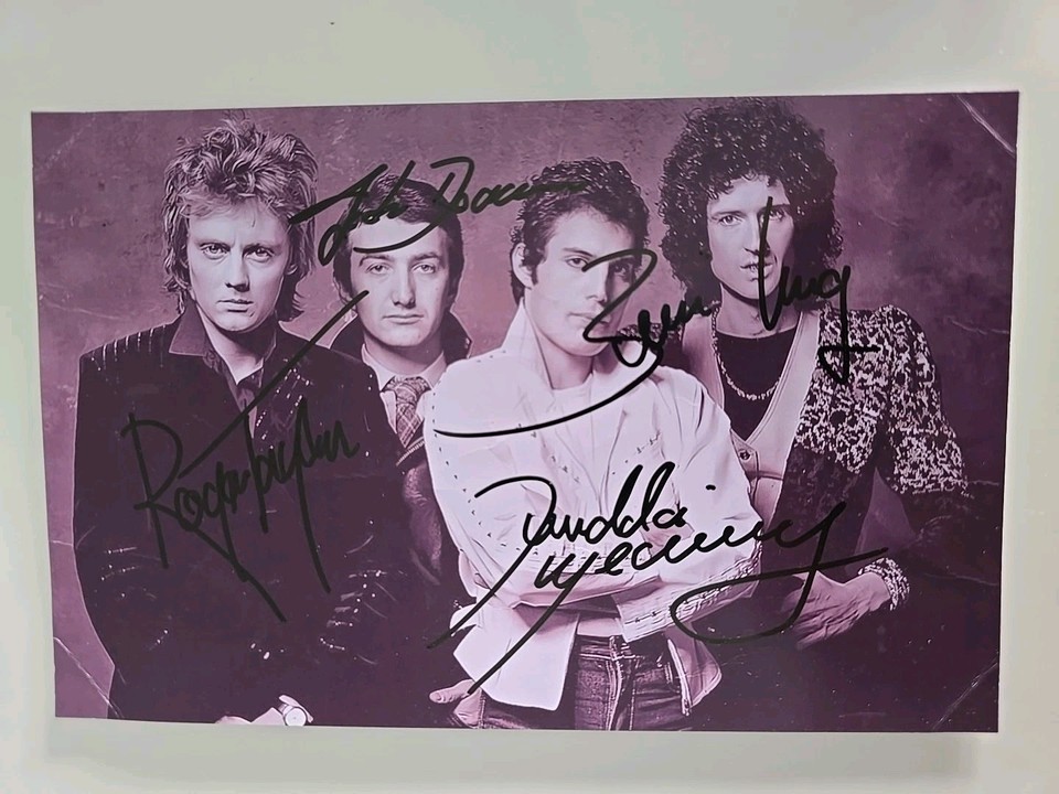 QUEEN Autograph Autografo Signed Original Autogramm PHOTO Foto 11.5 x ...