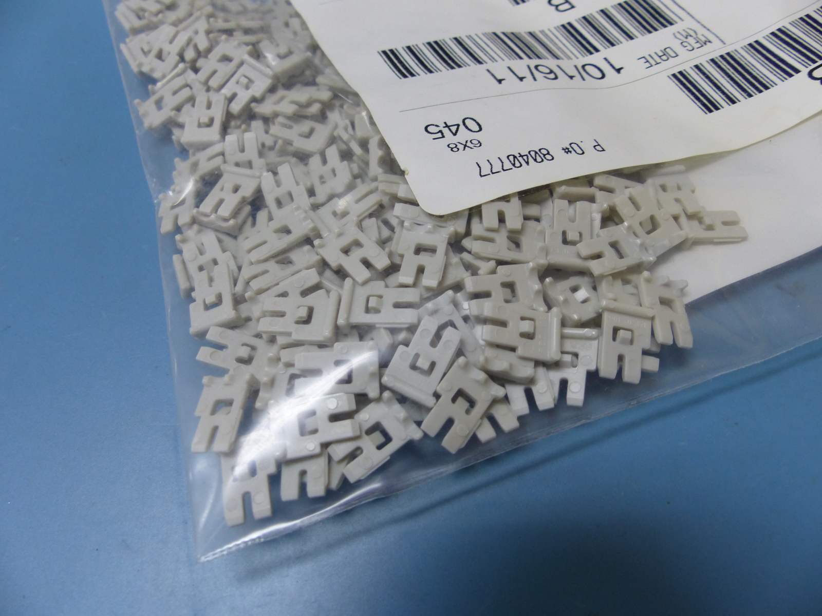 Delphi 15324070 Qty of 150 per Lot Automotive Connectors SECONDARY LOCK ...