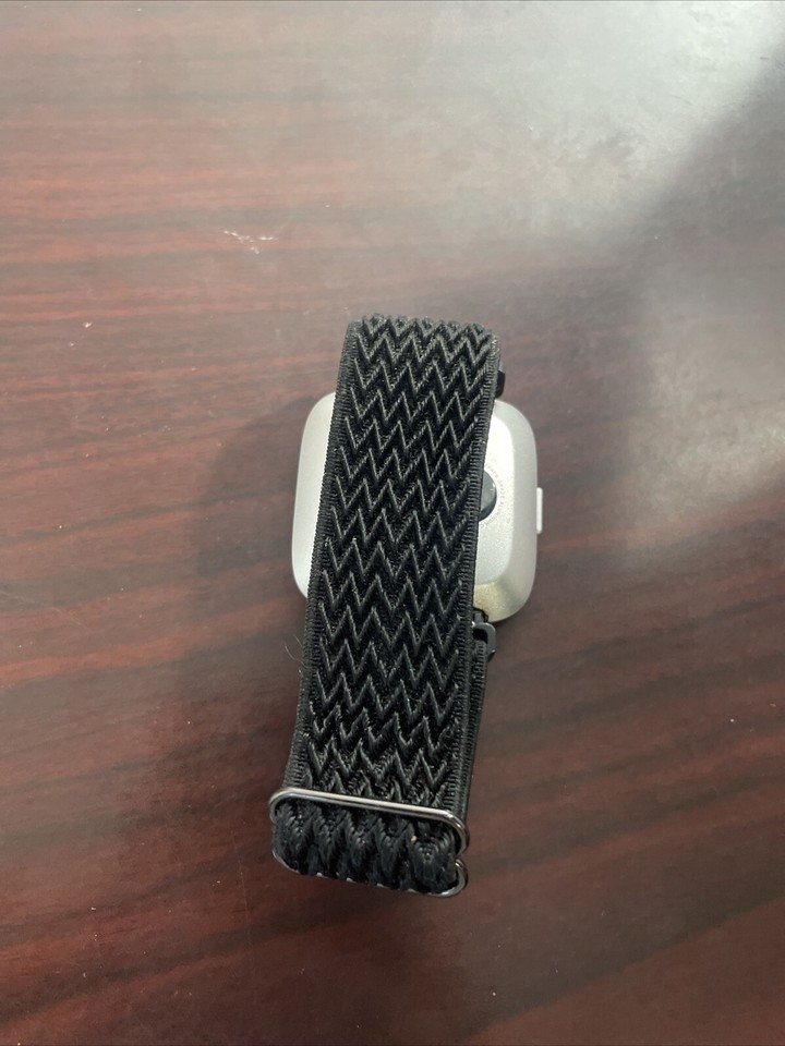 Fitbit Versa Lite FB415 Fitness Smartwatch-silver Case Adjustable Black ...