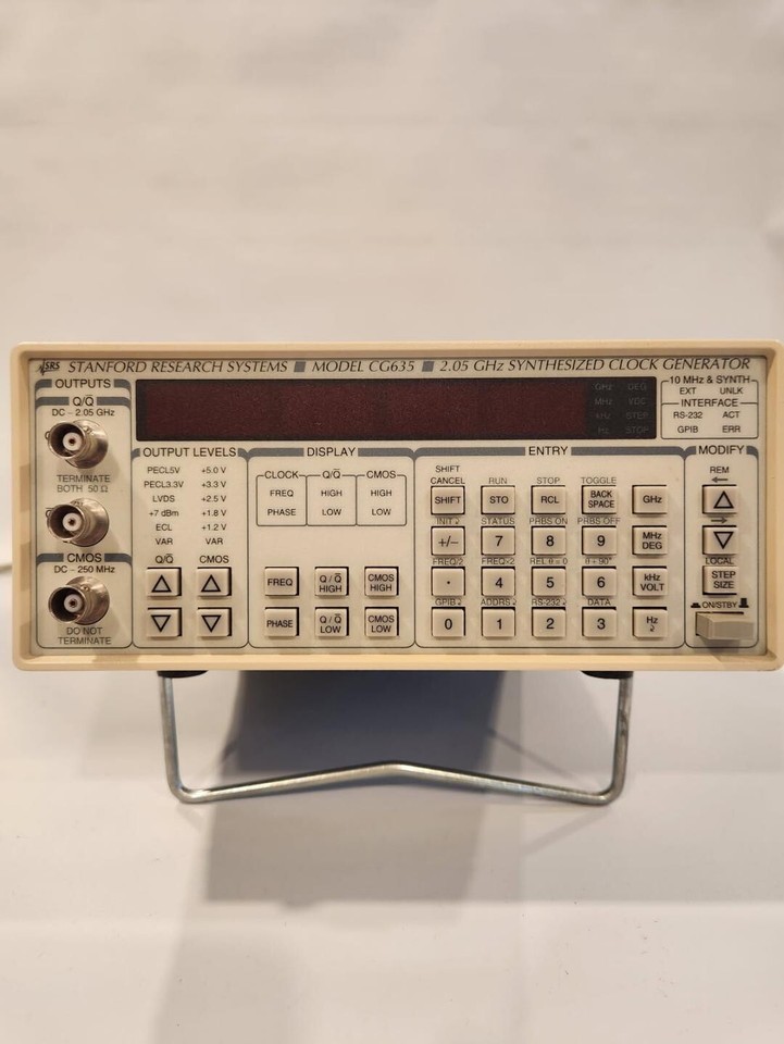 Stanford Research Systems, Model CG635, 2.05 GHz Synthesized Clock ...