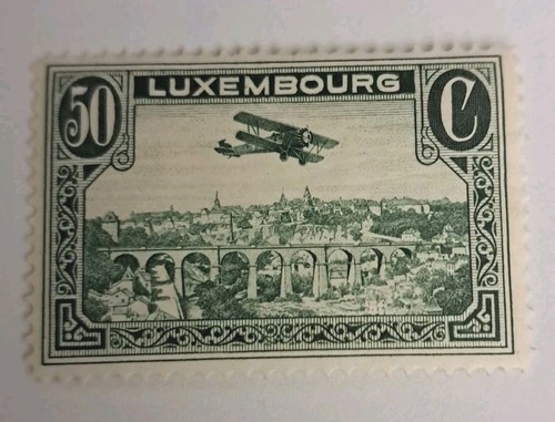LUSSEMBURGO 1933 Biplane over Luxembourg City centesimi 50 MH green ...