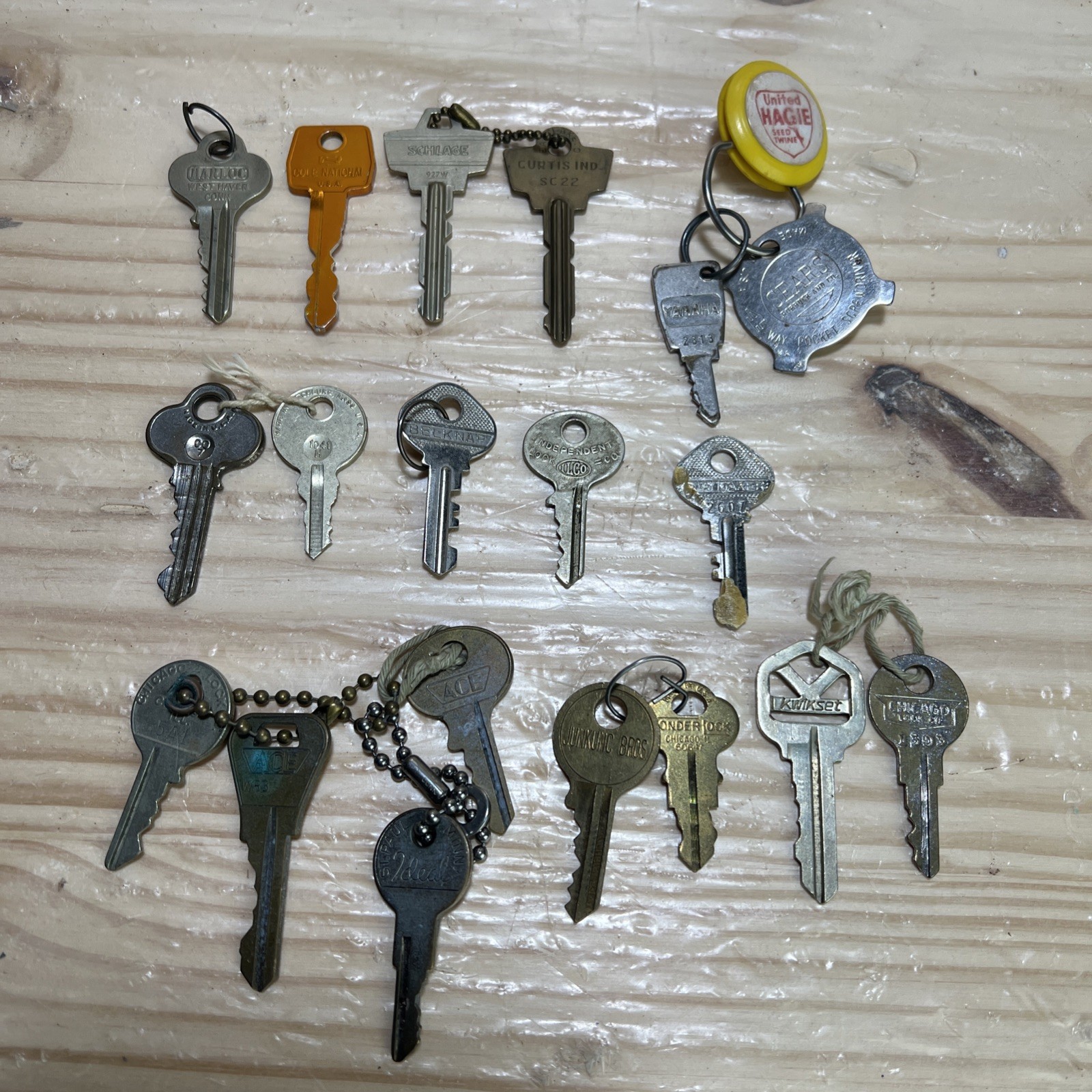 Lot of 18 Vintage Antique Flat Keys Yamaha Curtis Independent Schlage ...
