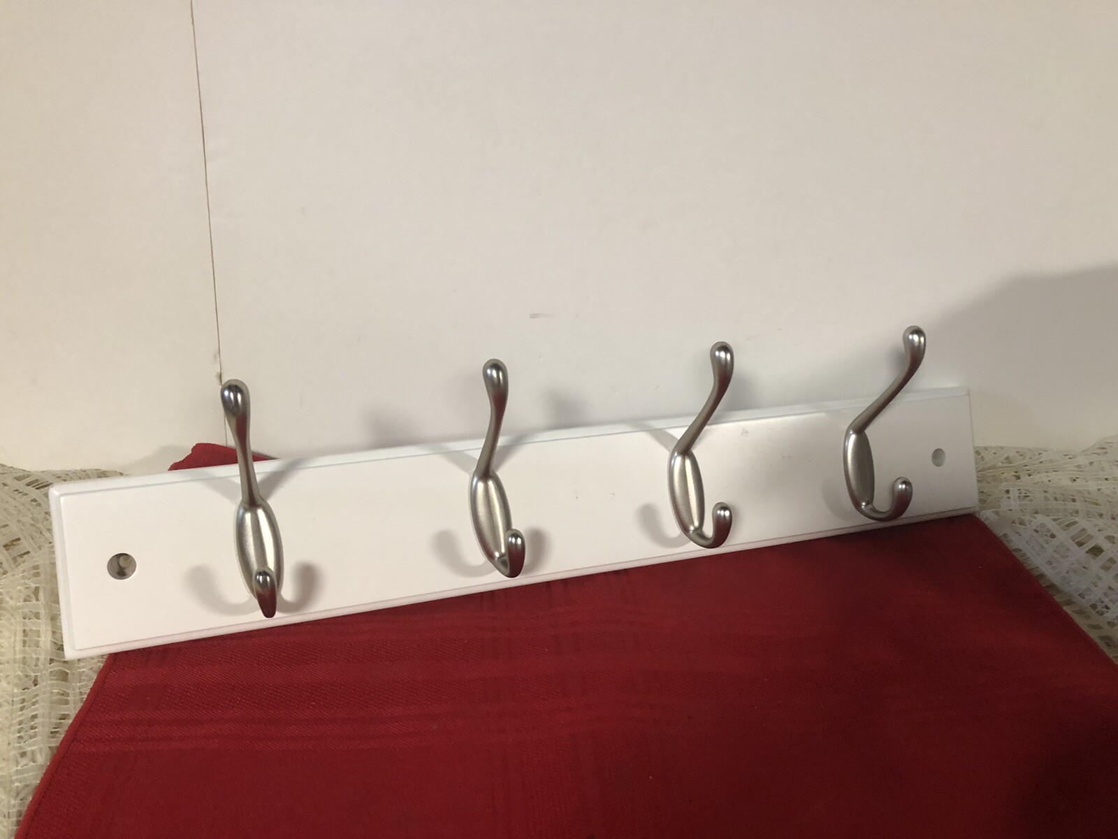 NEW 18” WHITE WOOD WALL BRACKET FOR COATS KEYS W 4 BRUSHED NICKLE ...