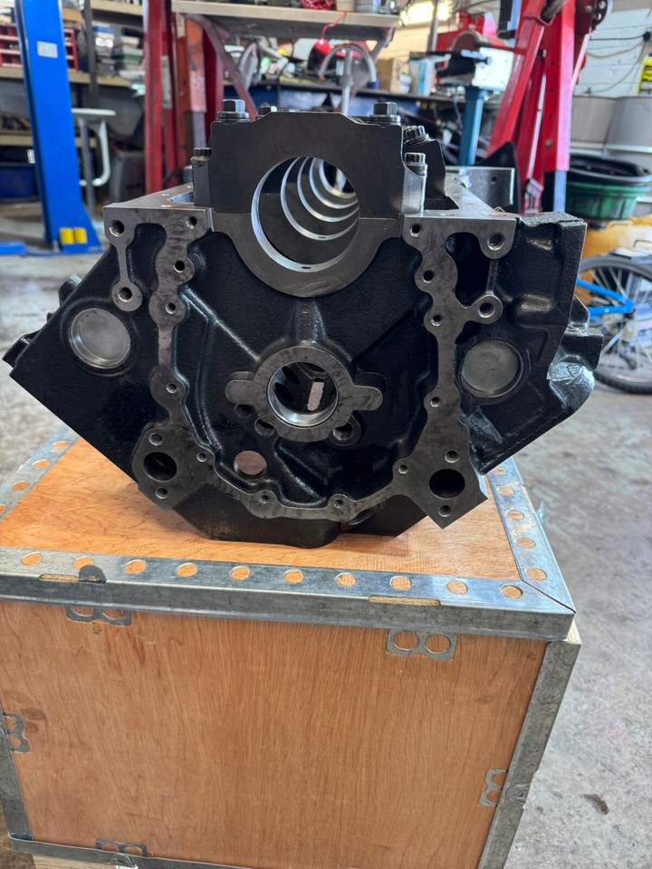 chevrolet 400 engine block new 2 piece rear seal 4.125 bore 4 bolt ...