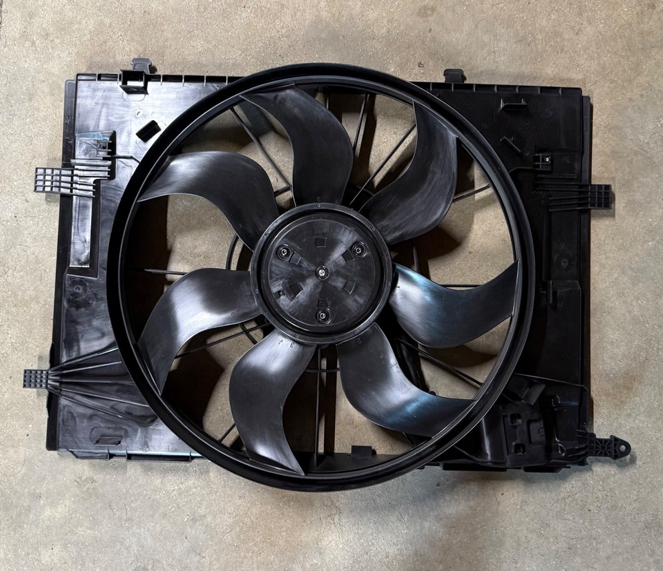 2014 2015 2016 2017 MERCEDES-BENZ C300 C250 C200 C180 Radiator Cooling ...