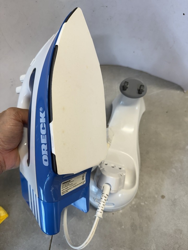 ORECK Cordless / Cord Steam Iron w/ Base JP8100CB Auto Off Stand [NEW ...