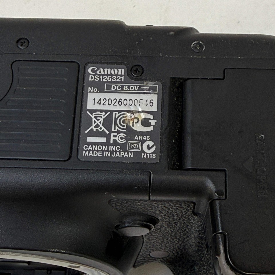 Broken Canon EOS 5D Mark III 22.3MP Digital SLR DSLR Camera /Crack On ...