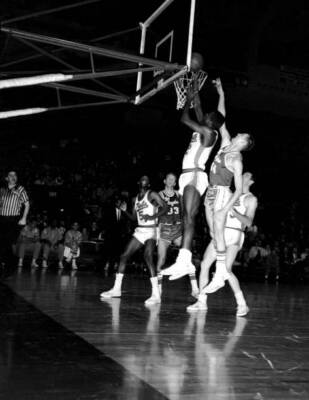 Joe Roberts Of The Syracuse Nationals Shoots 1960S Old Basketball Photo ...
