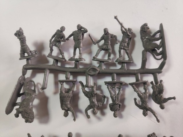 Orion 72005 Roman Gladiators Figures Plastic 1/72 Scale Model Kit for ...