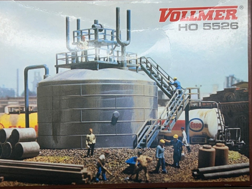 WIDE GAS STORAGE TANK with STAIRWAY - GAS TANK FARM - HO Scale KIT 5526 ...