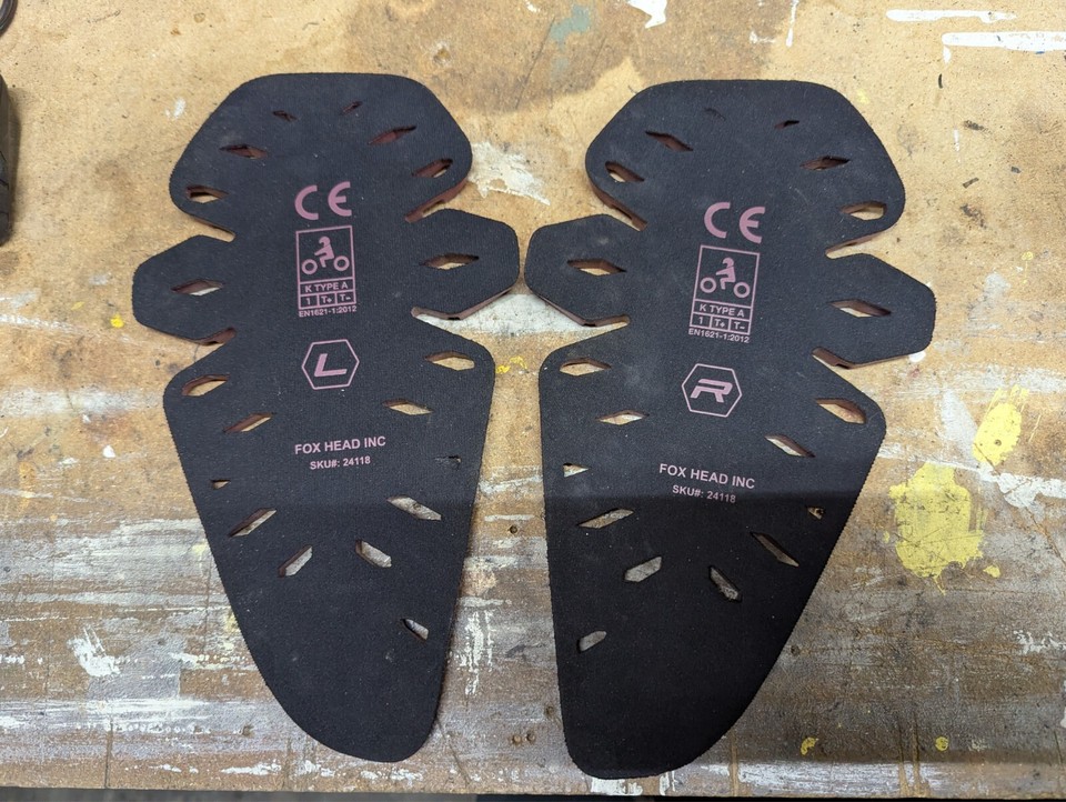 Fox Racing F3 Armor Knee Inserts - Item #24118 - Left & Right Pads ...