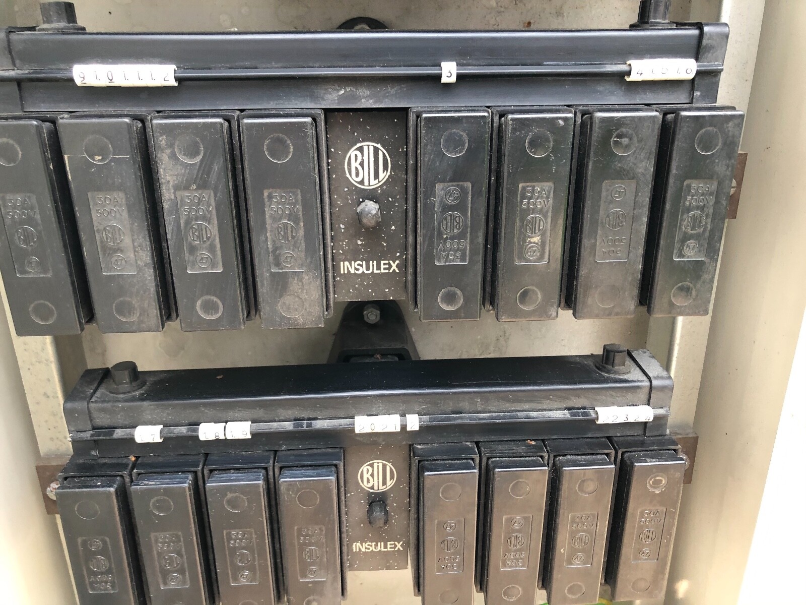 BILL INSULEX 24-FUSE 32Amp DISTRIBUTION FUSE BOARD HRC FUSES STOCK ...