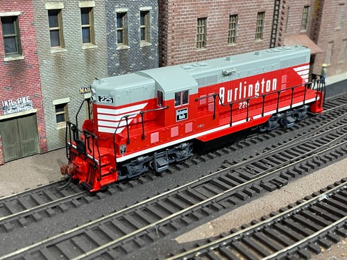 HO scale Atlas GP7 Locomotive Burlington CB&Q 225 | eBay