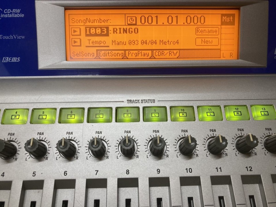 Korg D1600 Multitrack Recorder Digital 16 Track Silver Pro Audio ...