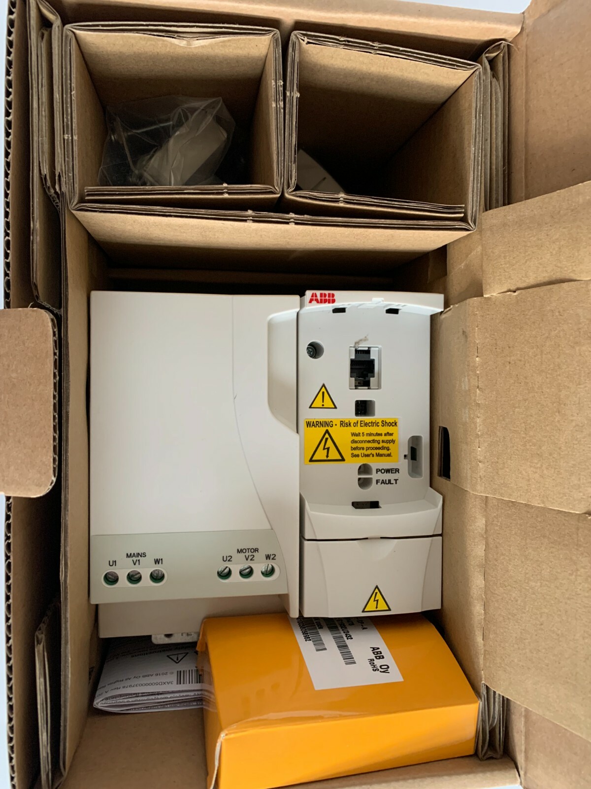 ABB ACS310-03E-13A8-4 Inverter Drive, 5.5KW 7.5HP 13.8A 3Phase IP20 0 ...