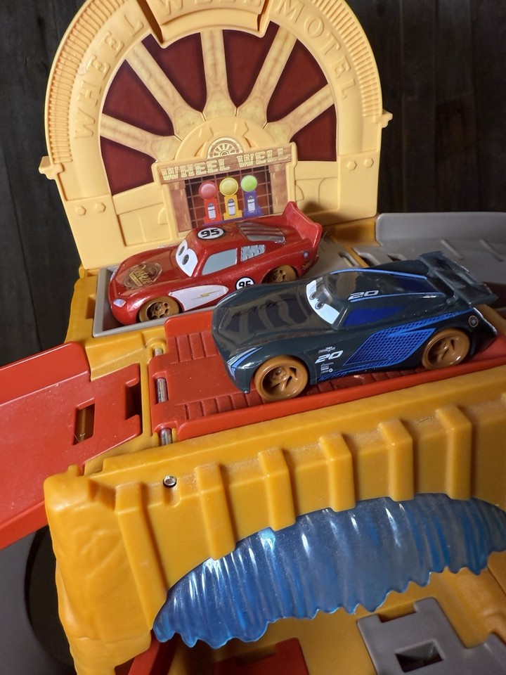 Mattel Disney Pixar Cars Radiator Springs Mountain Race Playset with 2 ...