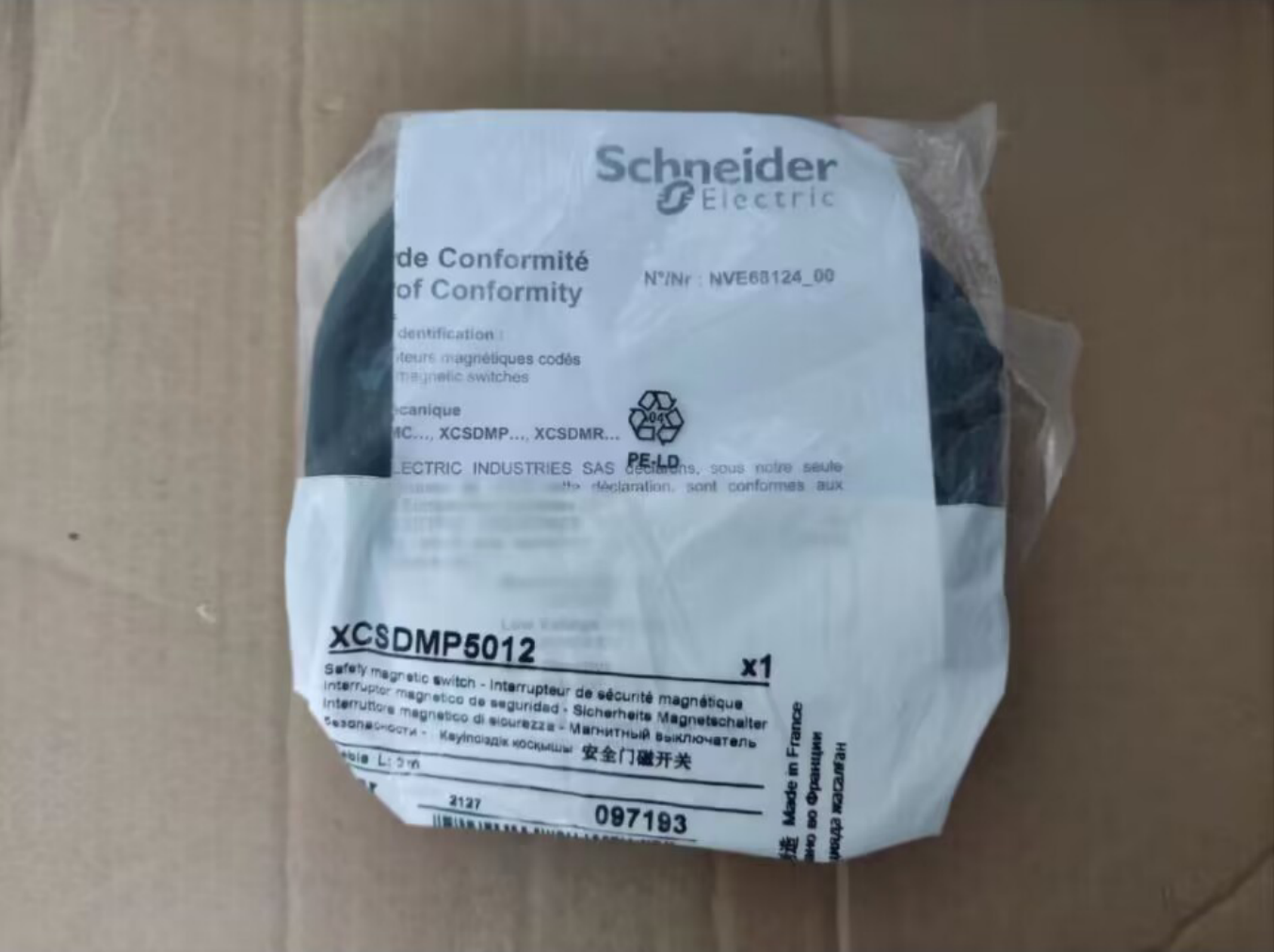 1PC New Schneider XCSDMP5012 (XCSZP5012+XCSZP1) Safety Magnetic Switch ...